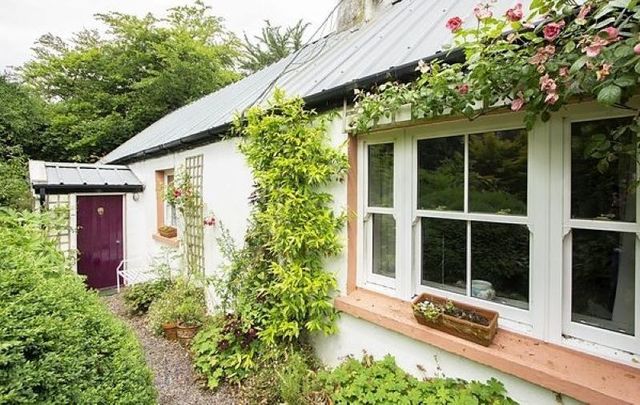 How dreamy is this traditional cottage and guest barn that’s for sale ...