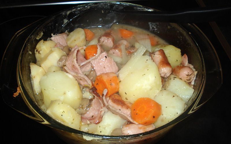 A traditional Irish cold weather treat Dublin coddle recipe ...