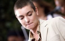 Barack and Michelle Obama statue unveiled in Moneygall, County Offaly ...