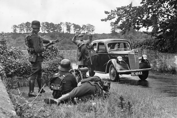 The Irish World War II shame - Irish soldiers faced hostility after ...