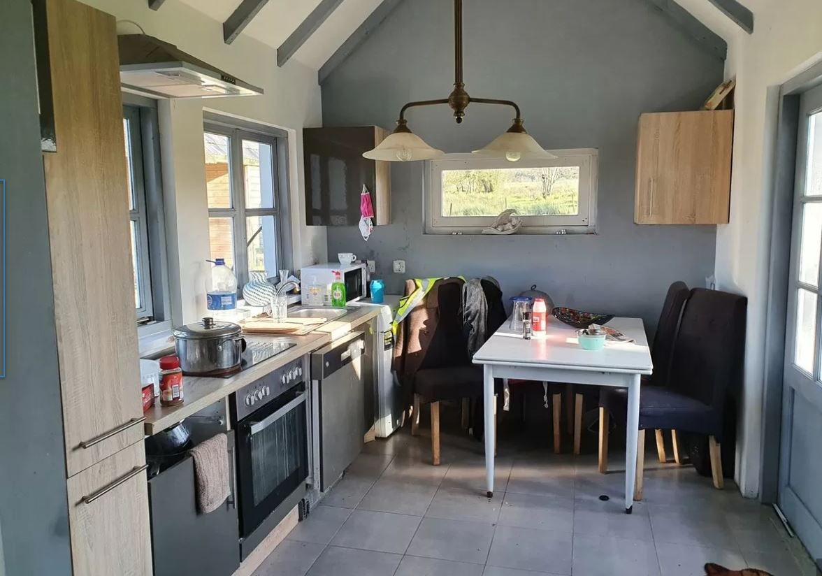 Picture-perfect thatched Irish cottage on the market for just $147.3k