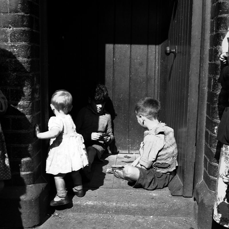 Newly released photos provide glimpse into 1950s Ireland | IrishCentral.com